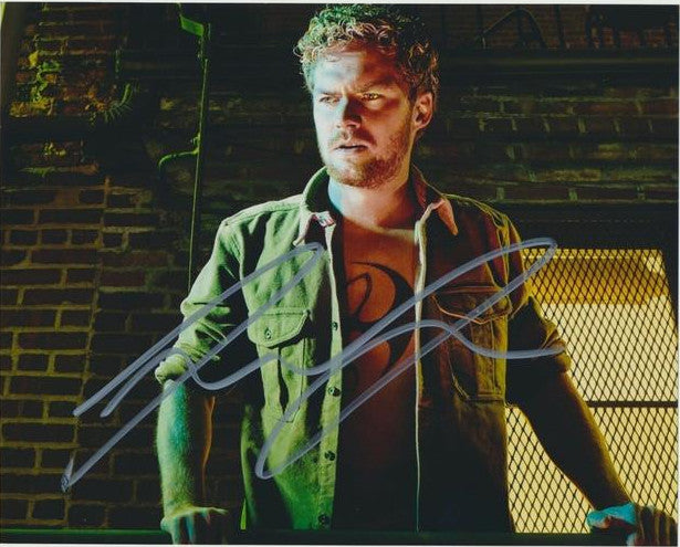 Finn Jones Autograph – Shop Comiccon